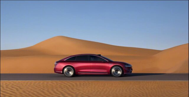 豪华纯电家轿大比拼！享界S9与蔚来ET7，谁才是你的梦中情车？_腾讯新闻