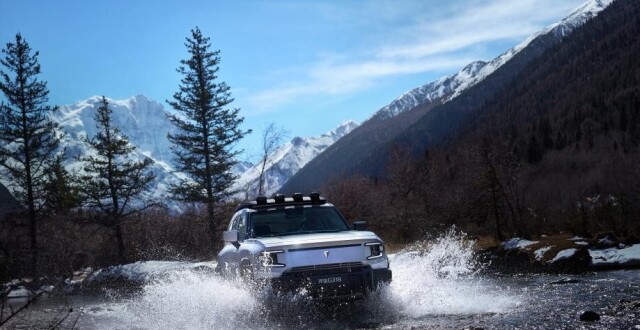 深蓝超级增程2.0加持，深蓝G318实测百公里馈电油耗6L左右_腾讯新闻