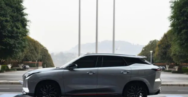 “更强悍的汽车机器人”，长安欧尚Z6 2.0T车型上市_腾讯新闻