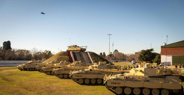 阿根廷接收新型TAM 2CA2中型坦克，进行现代化改进却拖延14年_腾讯新闻