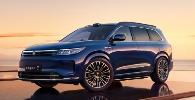 华为余承东：问界新 M7 Max 焕新版搭载 M9 同款 192 线激光雷达_腾讯新闻