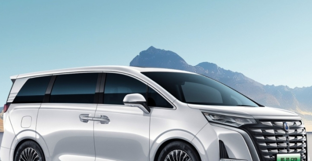 腾势D9荣获高端MPV保值率Top1_腾讯新闻