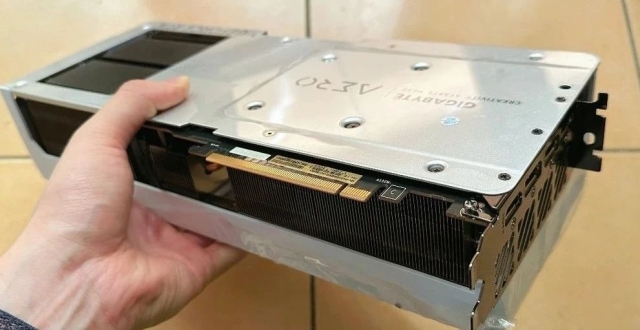 只需100块钱的RTX4090“手办”？买个玩玩也不错！_腾讯新闻