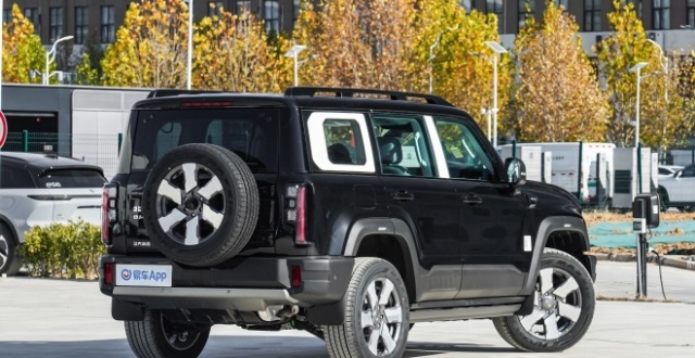 北京越野BJ40增程版正式上市 焕新价15.48万元起_腾讯新闻