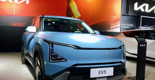 比亚迪宋PLUS慌了！起亚EV5售14.98万起，续航长-还便宜3.5万_腾讯新闻