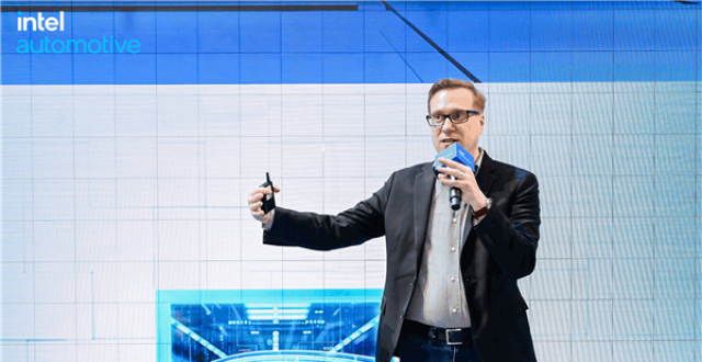 英特尔发布第二代AI增强SDV SoC：车企自由度更高 AI性能提升10倍_腾讯新闻