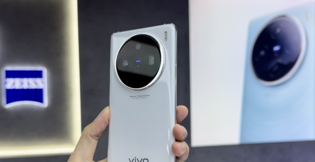 vivo X100系列上手试玩：真是“满分旗舰”？四款颜色怎么选_腾讯新闻