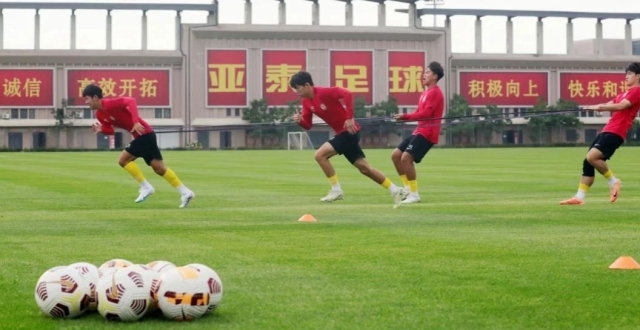 【亚泰青训】亚泰青年军内部练兵 U21、U18全力备战9月联赛_腾讯新闻