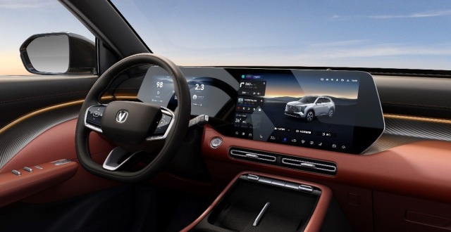 长安第四代CS55PLUS震撼上市：7.89万起重新定义燃油车智能标杆_腾讯新闻