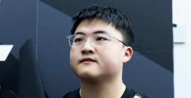 LPL十大选手皮肤价格公布，uzi皮肤最少要1160元，劝退95%玩家_腾讯新闻