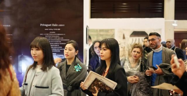 A Manifesto II在法国卢浮宫卡鲁塞尔厅展览开幕_腾讯新闻