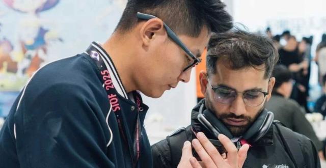 深耕线下渠道、优化眼镜的基础体验，百镜大战中走出的差异化路径_腾讯新闻