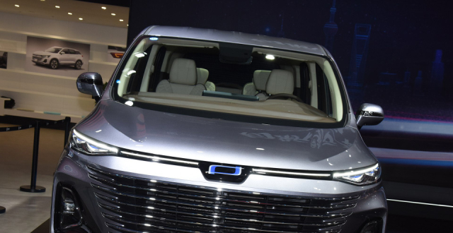 2.0T的中大型MPV，新车将竞争传祺M8，奔腾M9售价22.98万起值么？_腾讯新闻