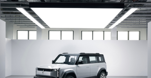 10.98万起有“掀桌”魄力，尺寸不大但挺硬派，奇瑞iCAR03来了_腾讯新闻