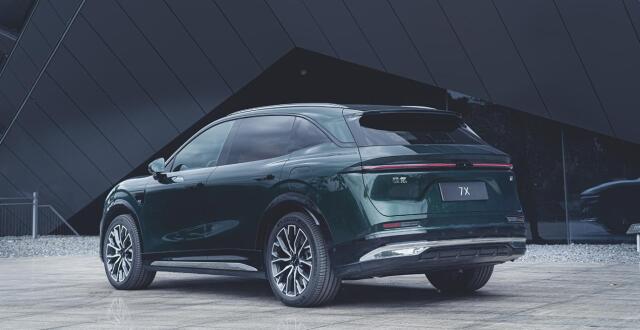 新款极氪7X正式上市,21.98万起售，搭载900V架构_腾讯新闻