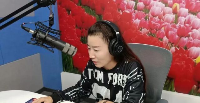 FM102.1《一路有你》广播直播栏目开播一个月受好评_腾讯新闻