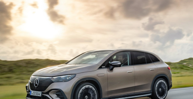 售55万起 奔驰EQE SUV上市 支持OTA提升动力 付费八千快一秒_腾讯新闻