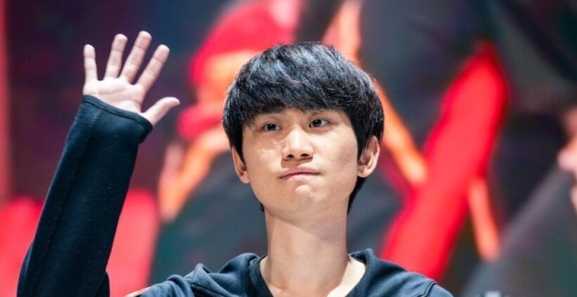 Doinb说漏嘴，证实uzi下赛季回归直播，要邀请他一起打LBL_腾讯新闻