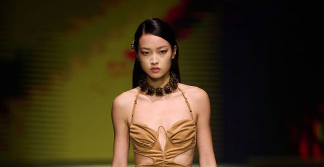 悉麓SHIE LYU 2023秋冬系列【陆地美人鱼】_腾讯新闻