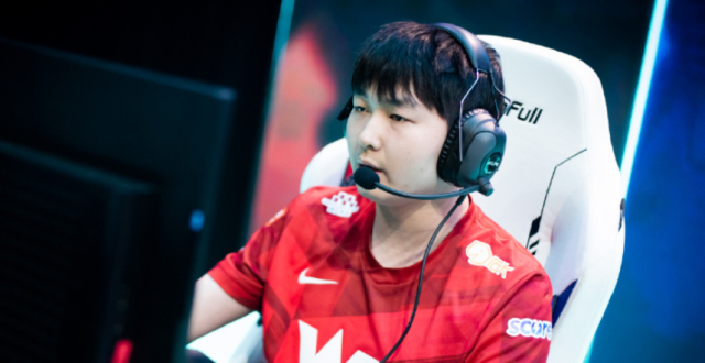 再见biubiu？WE淘汰后，微笑暗示将换上单！957直言：有人员变动_腾讯新闻