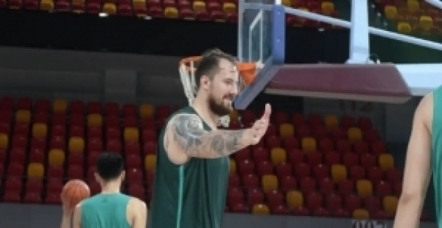 江南的城：部分CBA球队对NBL联赛外援捷克籍中锋巴尔文有意_腾讯新闻