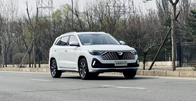 4月售915台，销量下滑6成有余，捷达VS7何去何从？_腾讯新闻