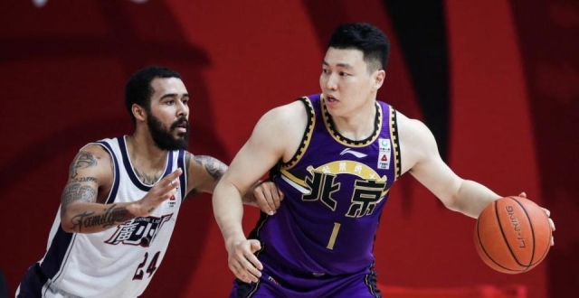 发福！前男篮国手现身活动：体型大变样 曾打CBA3年挣5100万_腾讯新闻