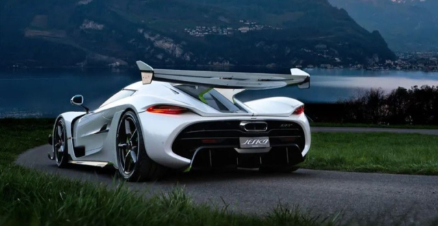 被称“陆地火箭”的柯尼塞格，时速达300km/h！_腾讯新闻