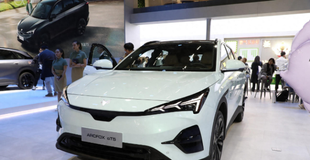 20万元级纯电中型SUV，零跑C11、深蓝S7和极狐阿尔法T5怎么选？_腾讯新闻