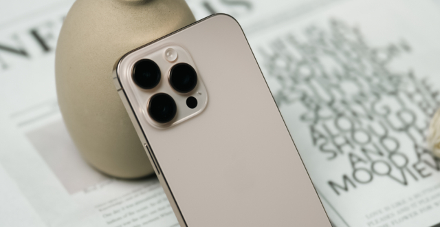 库克放弃武德，iPhone 16 Pro依旧低至5499元起，没买的恭喜了！_腾讯新闻