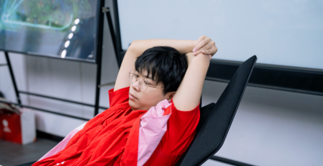 大黄和Tabe被粉丝爆破！BLG粉丝怒斥Tabe回RNG_腾讯新闻