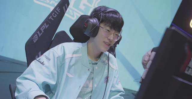 有人欢喜有人忧，LNG 2-0击败RNG结束五连败，RNG苦吞六连败_腾讯新闻