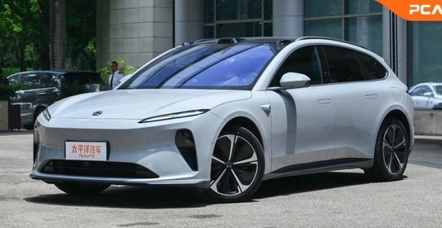 蔚来ET5旅行版上市卖22.8万起！能拖1.4吨重，最高还有710km续航_腾讯新闻