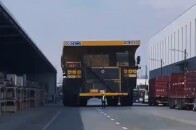 1个轮胎50万世界最大矿山卡车中国制造徐工XDE440好车_腾讯新闻