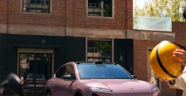 蔚来新ES6/EC6价格不变，典型的ET9技术下放的升级？_腾讯新闻