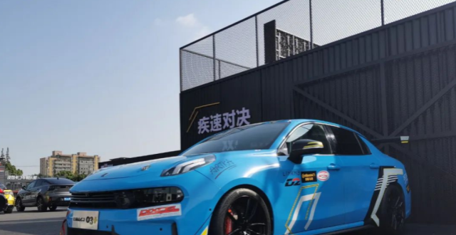 体验领克03赛道版，内饰被掏空，2.0T排量踩出350马力_腾讯新闻