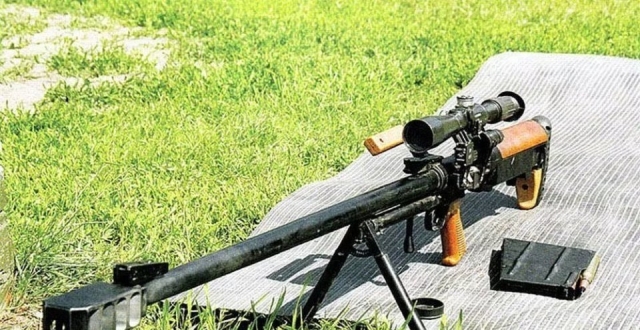 俄军ASVK大口径狙击步枪 采用无托构型 700米击穿20mm厚钢板_腾讯新闻