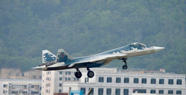 苏57首飞珠海,有意对华出售?AL51发动机不错,可少买几架苏57研究_腾讯新闻