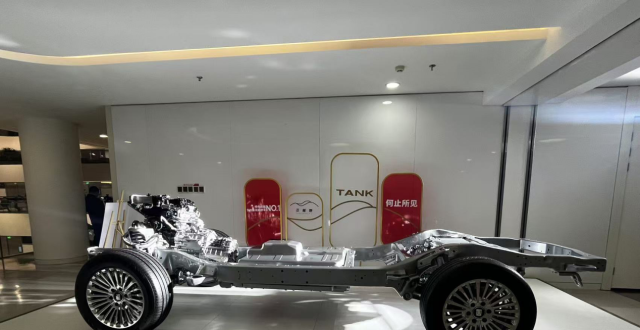 坦克500Hi4-Z上市售36.68万 馈电油耗可跟轿车比？_腾讯新闻