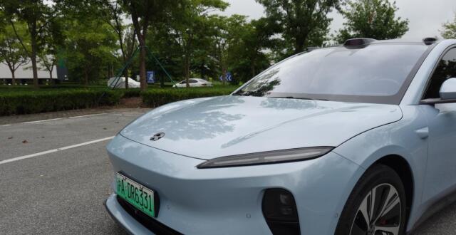 30万左右的理想选择，比特斯拉Model 3更高级？试驾蔚来ET5_腾讯新闻