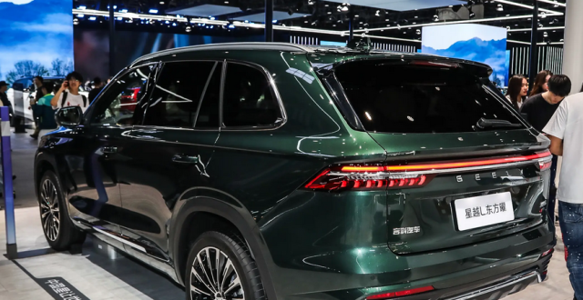 16.97万起售，搭2.0T+8AT，这款国产SUV不比合资香？_腾讯新闻