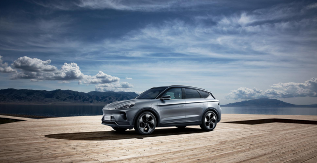 人均800V，售价15.58万起，极狐阿尔法T5正式上市_腾讯新闻