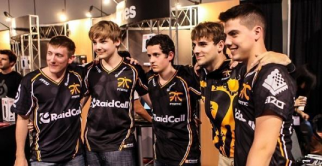 又一支宇宙队！《无畏契约》FNC二连世界冠军，论打枪还得看欧美_腾讯新闻