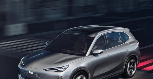 入门续航440km，轴距看齐埃安Y，吉利银河E5 11.28万起上市_腾讯新闻