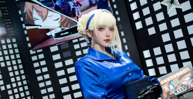 CJ绝美coser哪家强？《P5X》的蓝白制服必须榜上有名！_腾讯新闻