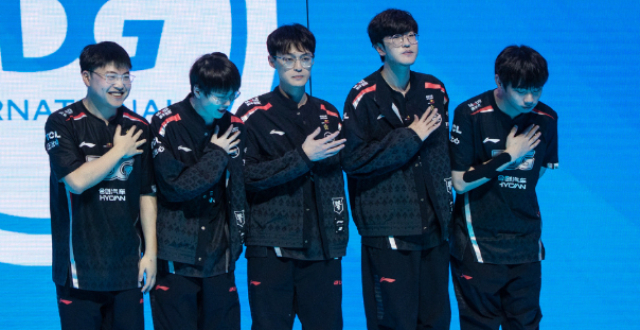 JDG.Uzi这事能成？万磊在线邀约简自豪_腾讯新闻