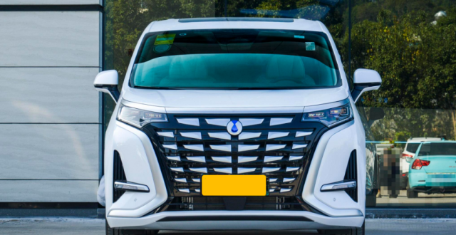 同为中大型MPV，为啥红旗HQ9月销764辆，腾势D9 DM-i月销9936辆_腾讯新闻