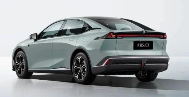 改款后的深蓝SL03会是零跑C01的最强对手吗？_腾讯新闻