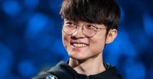 拳头表示：两周内罢工不结束可取消LCS赛区；S13 LPL拥有四个参赛名额； 外媒：LPL曾年薪千万美元报价Faker_腾讯新闻