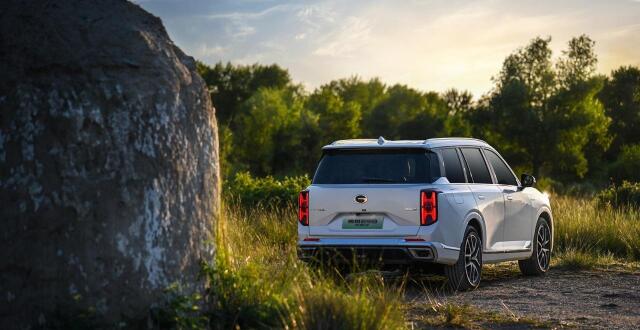 继续卷！传祺ES9新版本22.98万起，标配卷到182项_腾讯新闻